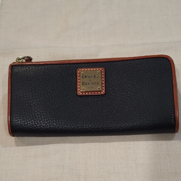 Dooney & Bourke | Bags | Dooney Bourke Black And Brown Leather Wallet ...